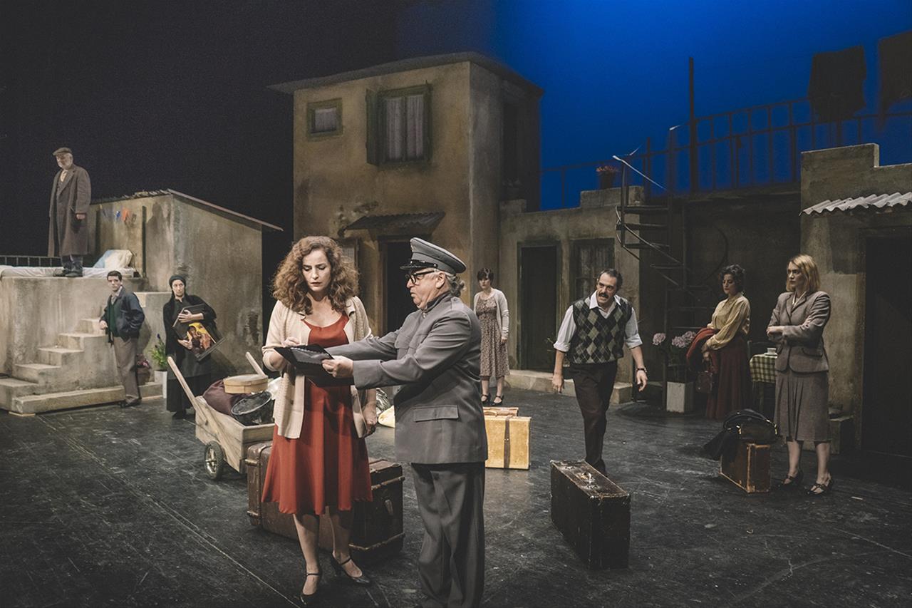 The Backyard Of Miracles Η Αυλη των Θαυματων Performing Arts Prosa